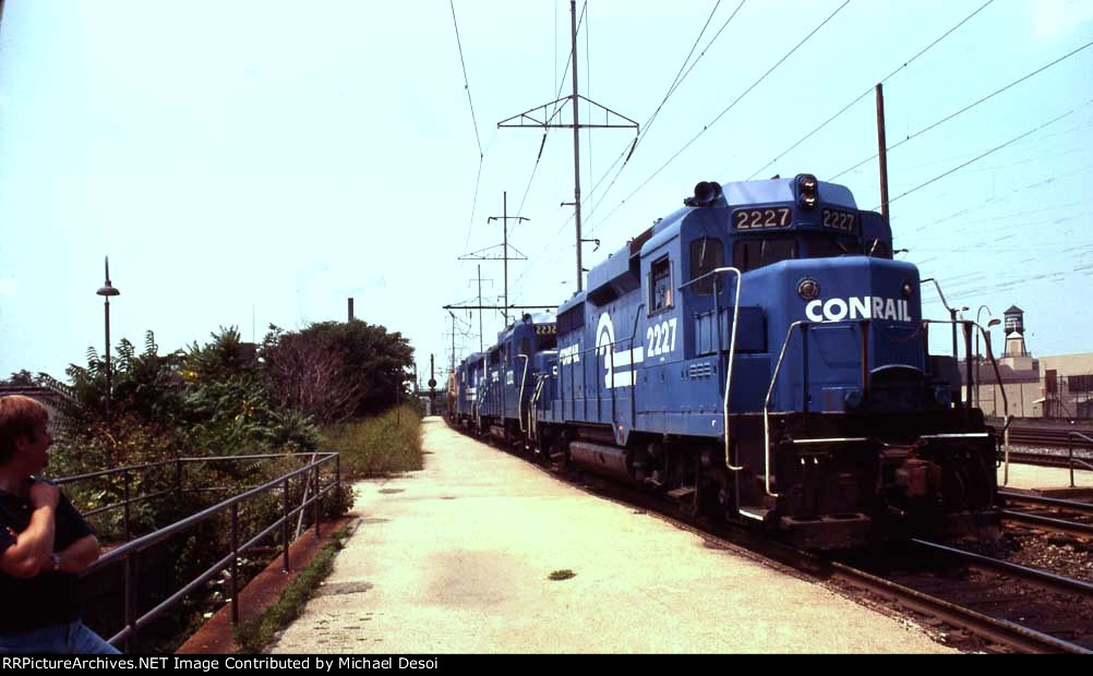 CR GP-30 #2227 brings in a freight at Frankford Junction